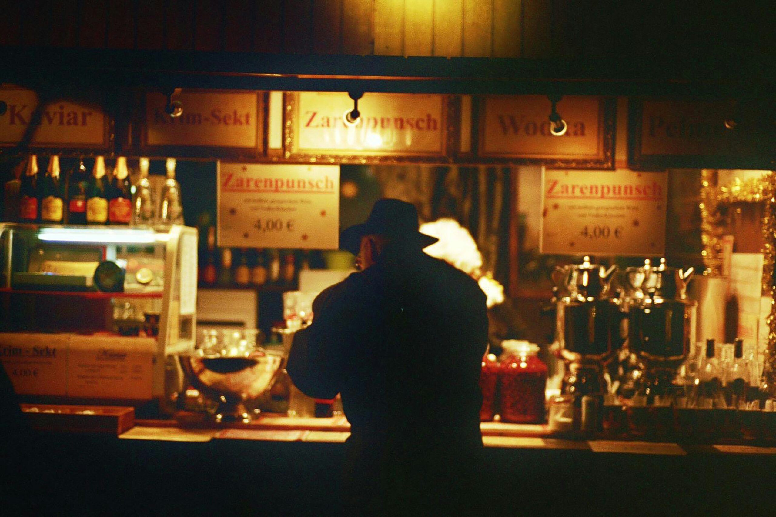 5 Allegdly Haunted Bars and Restaurants to Get You in Spooky Mood This ...